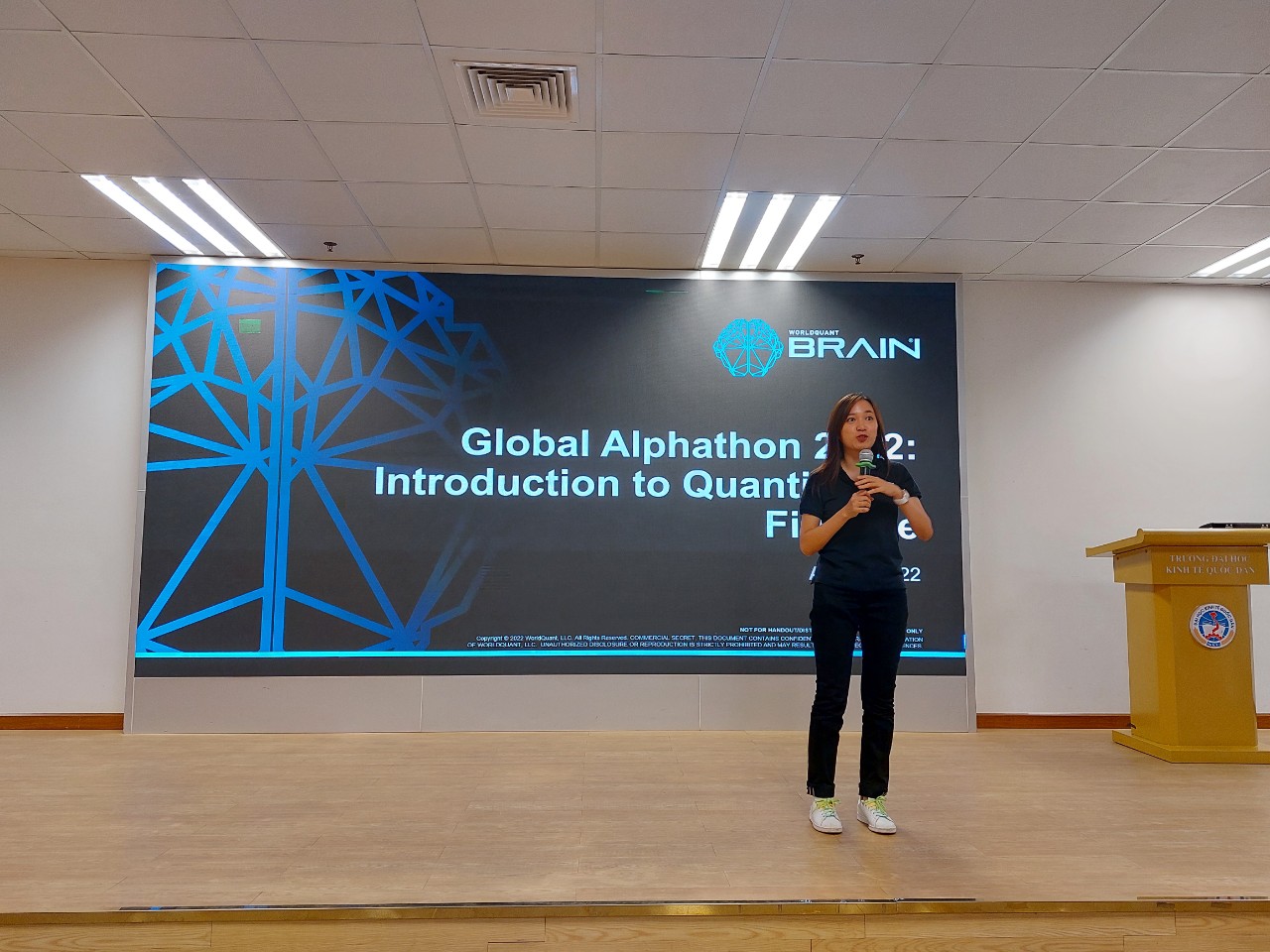 Sinh viên Khoa Toán Kinh tế giành giải nhất cuộc thi Global Alphathon với phần thưởng 20 nghìn ...